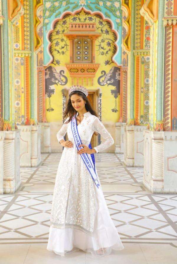 Neha Jaiswal’s never fading elegance