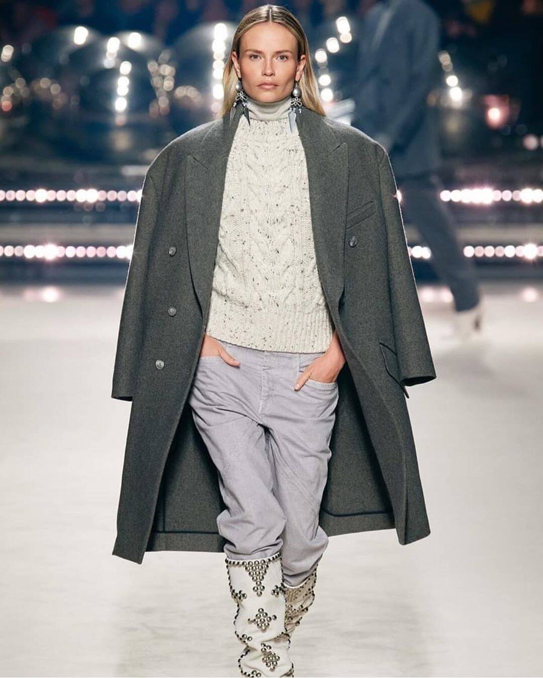 Russian beauty Natasha Poly known for her theatrical moves during the ...