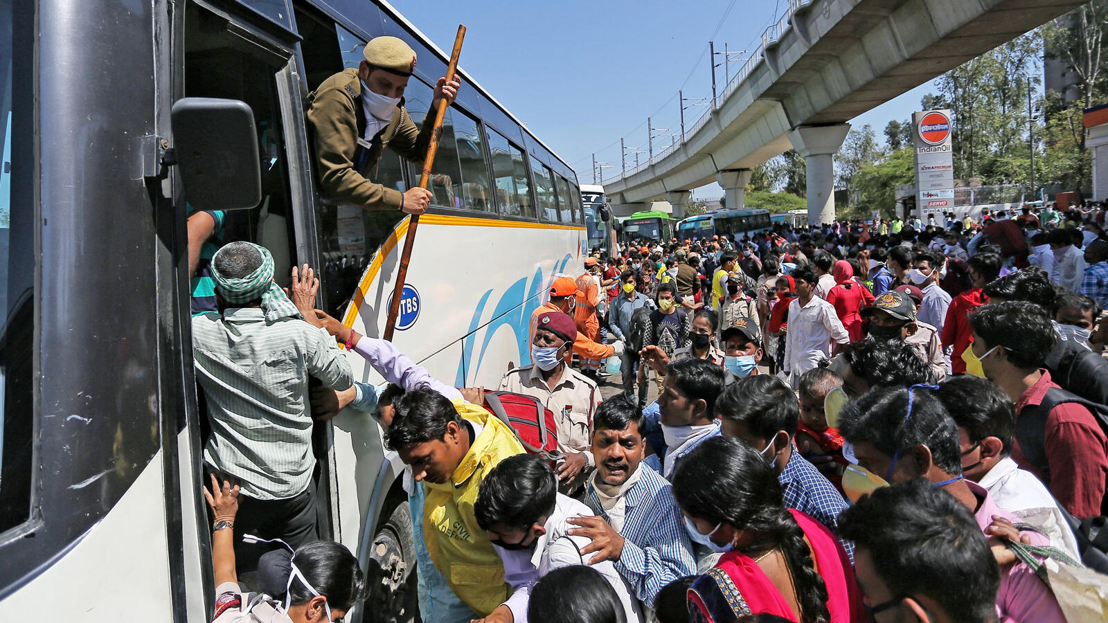 Covid-19: Govts reach out to stop mass migration after Centre's missive