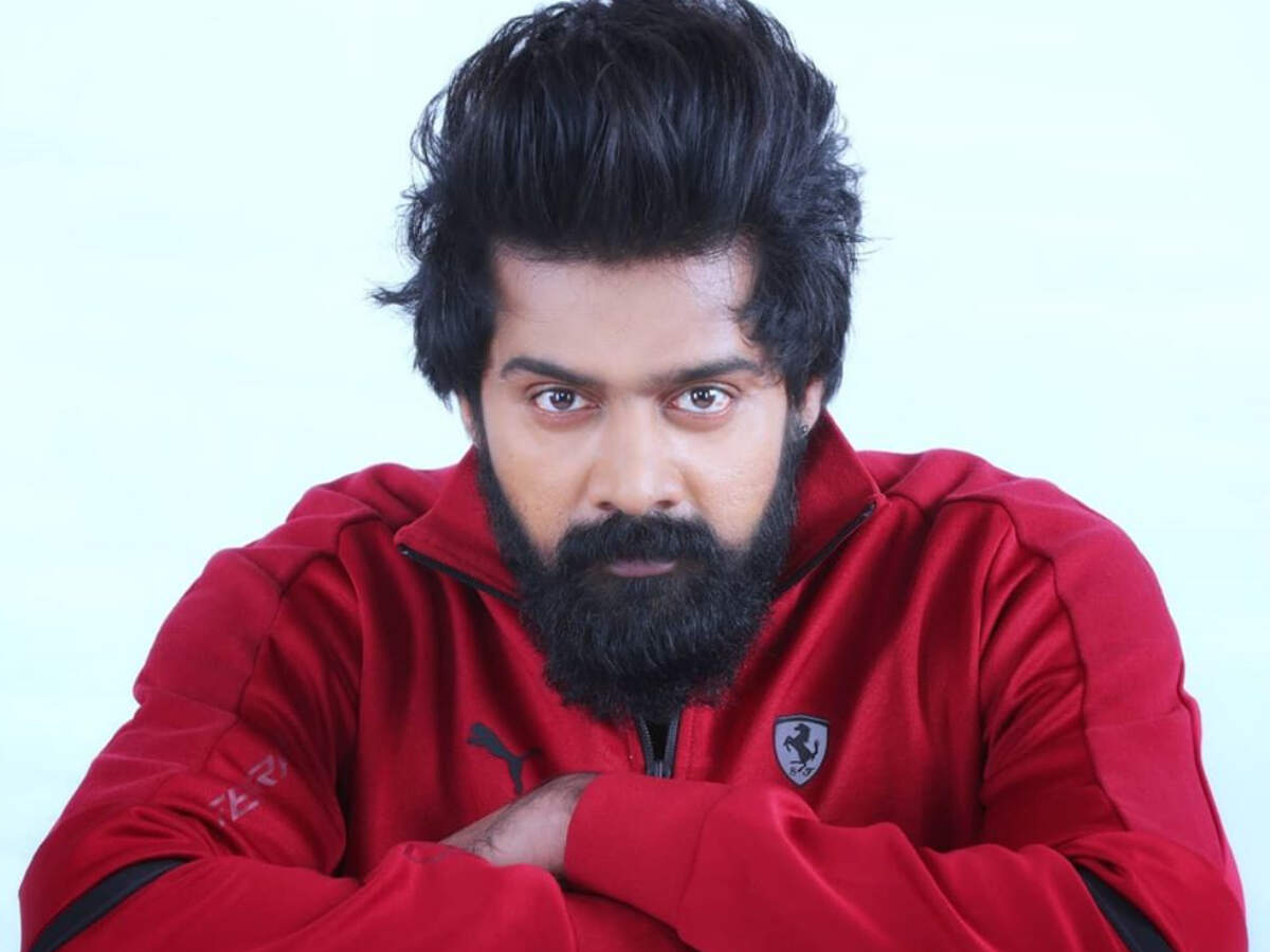 Naveen Actor 60 Photos - Moonagedaydream.film