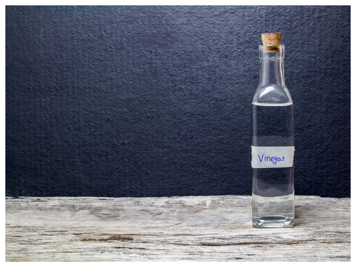 10 Amazing uses of vinegar to make your life kitchen easy
