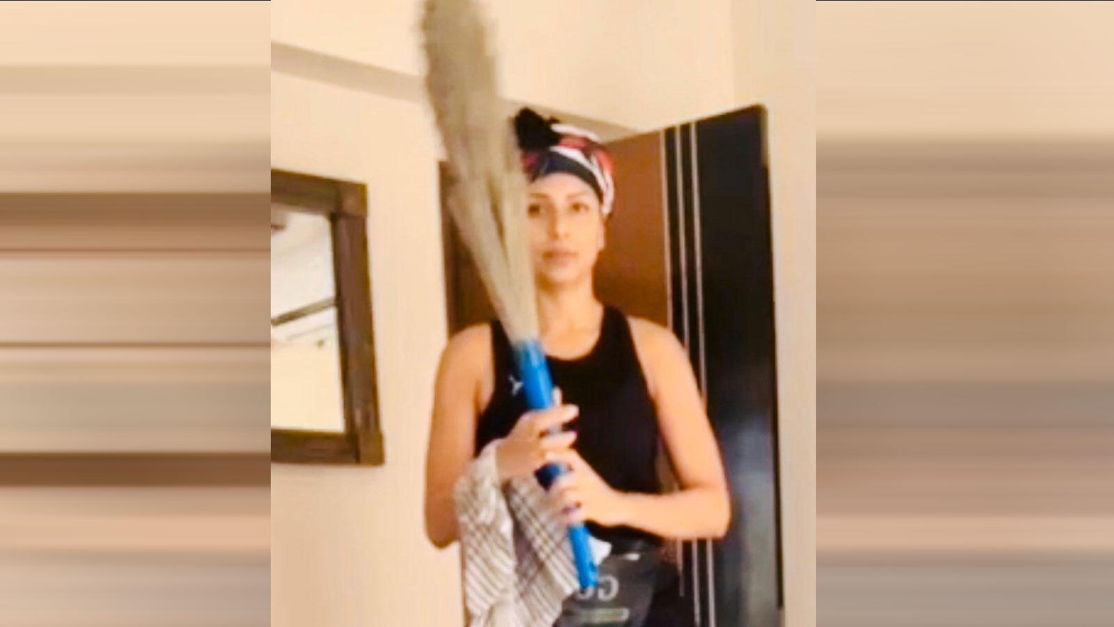 Supermodel Candice Pinto slays cleaning, cooking and exercising with ...