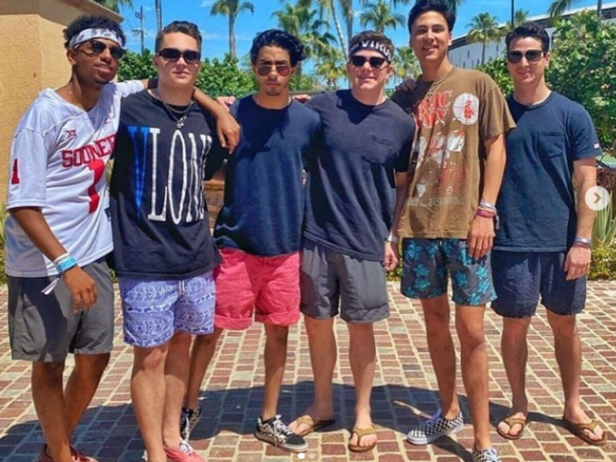 Aryan Khan's unseen photos that prove he is having the time of his life ...