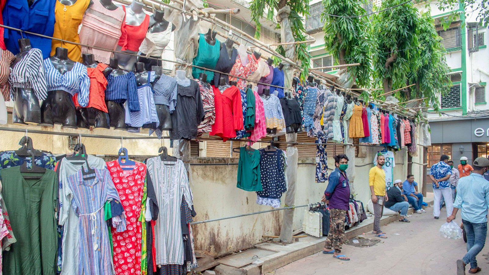Mission Begin Again: Shops and street markets open up at Bandra