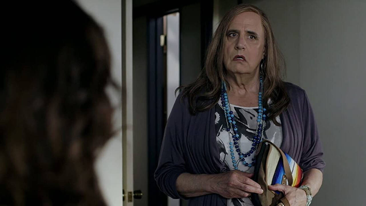 Transparent Season 1 Review: A sensitive comedy surrounding a trans ...