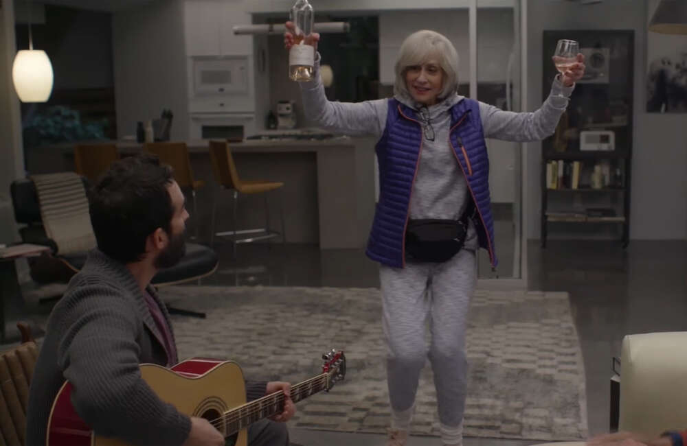 Transparent Season 1 Review: A sensitive comedy surrounding a trans ...