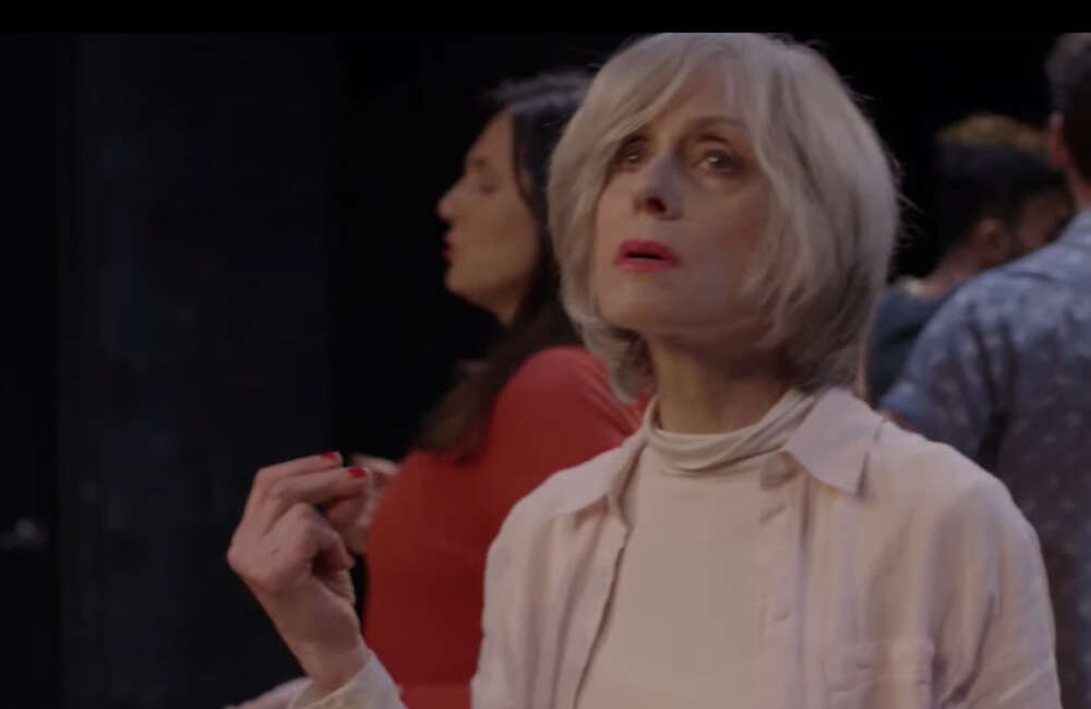 Transparent Season 1 Review: A sensitive comedy surrounding a trans ...
