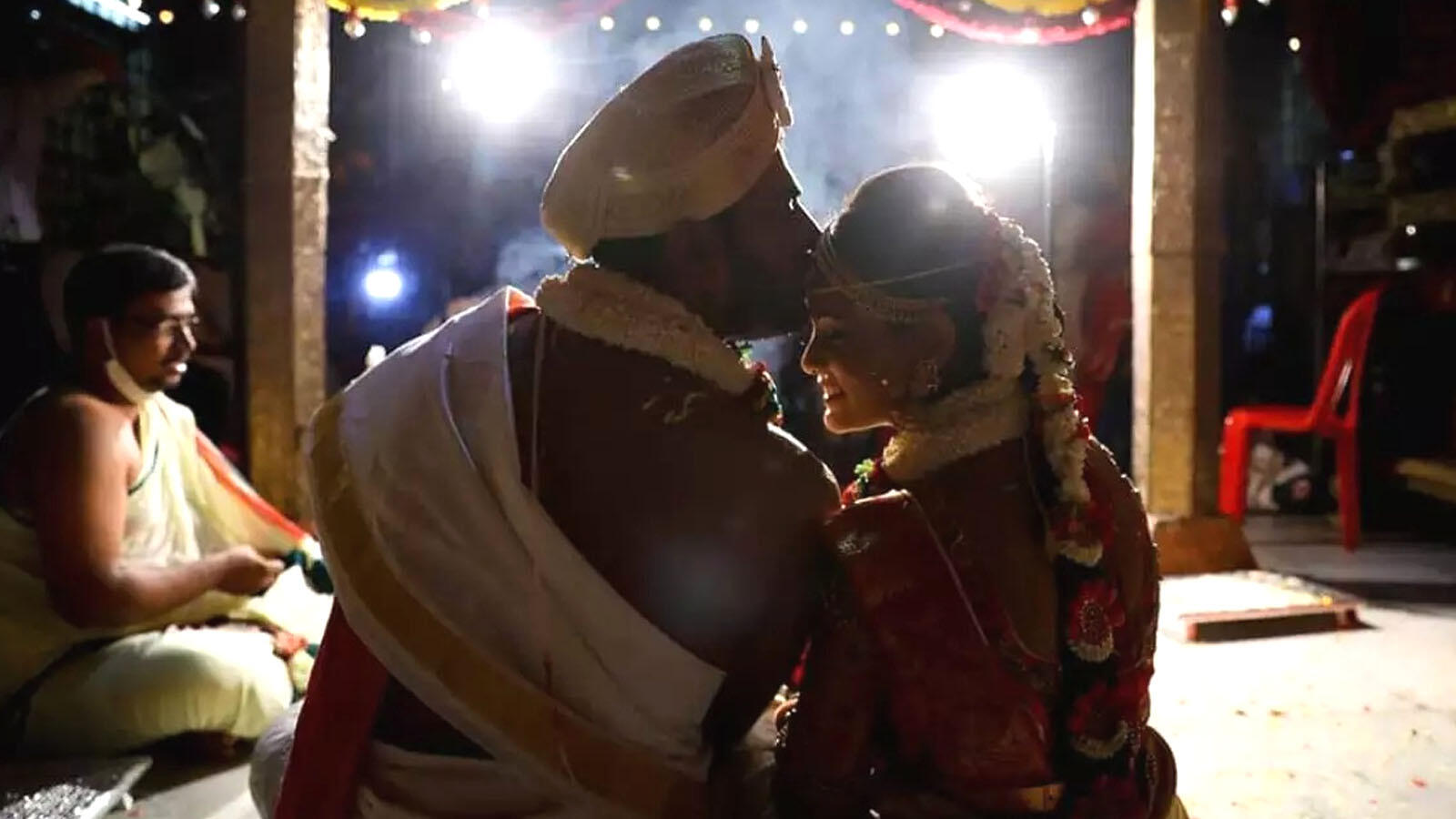 Kannada actress Mayuri Kyatari gets married to childhood friend Arun ...