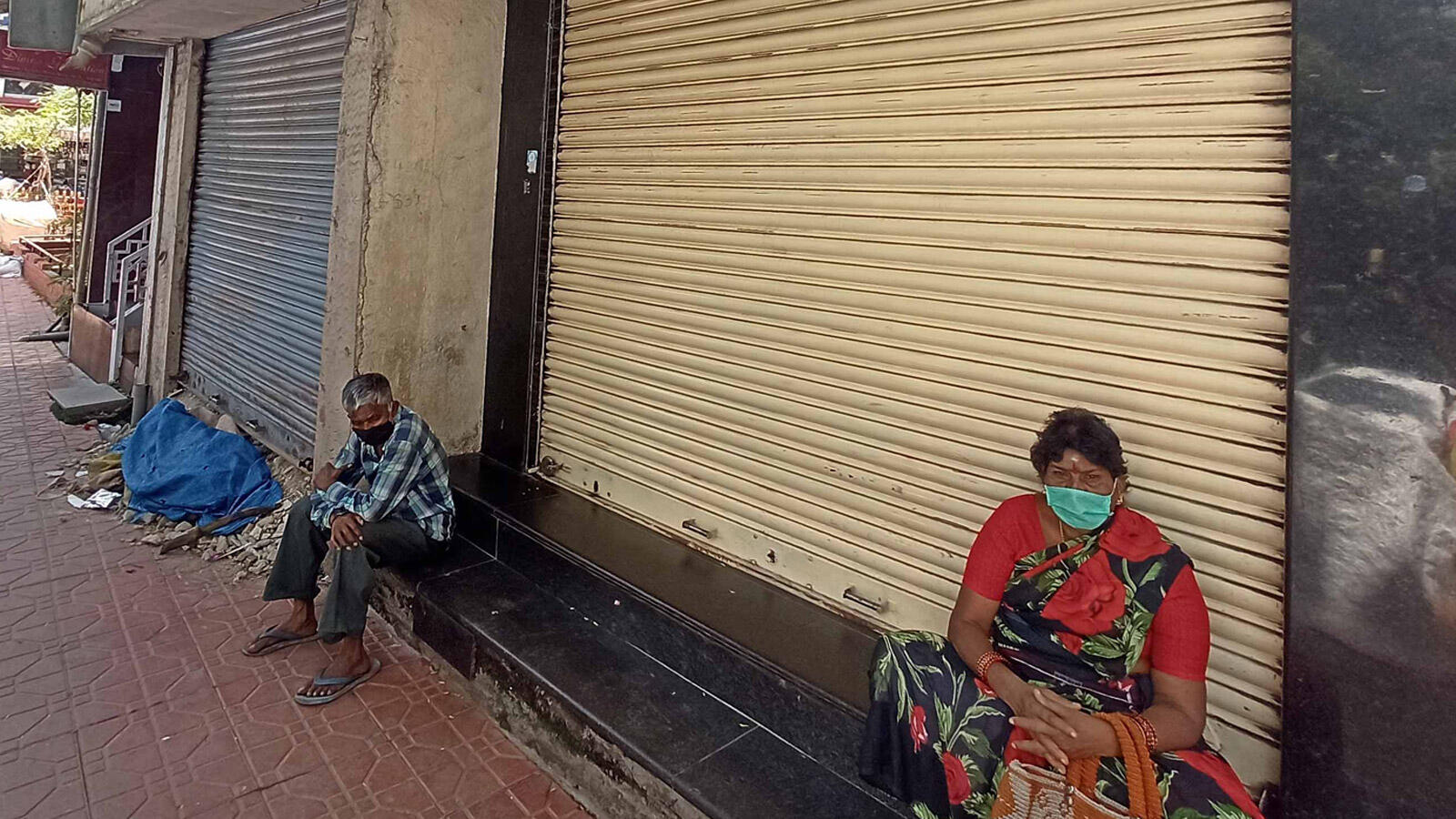 Covid-19 crisis: Complete lockdown from Saturday 8pm to 5am on Monday ...