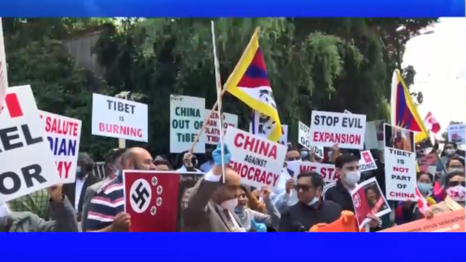 Vancouver: Protests erupt outside Chinese consulate