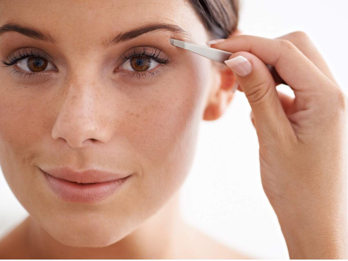 5 simple ways to keep your eyebrows groomed at home