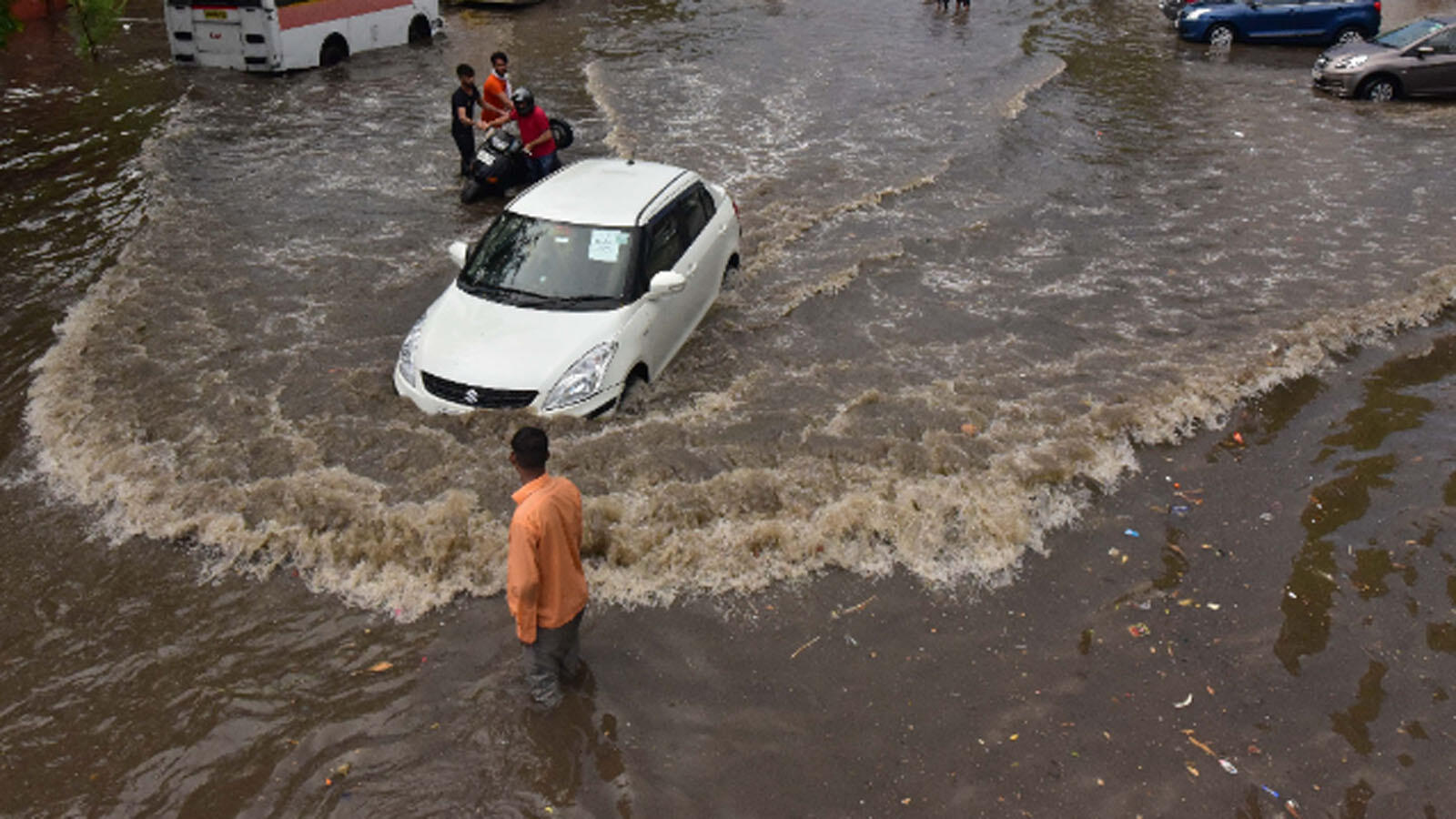 Heavy rains lash Jaipur city, waterlogging in several areas