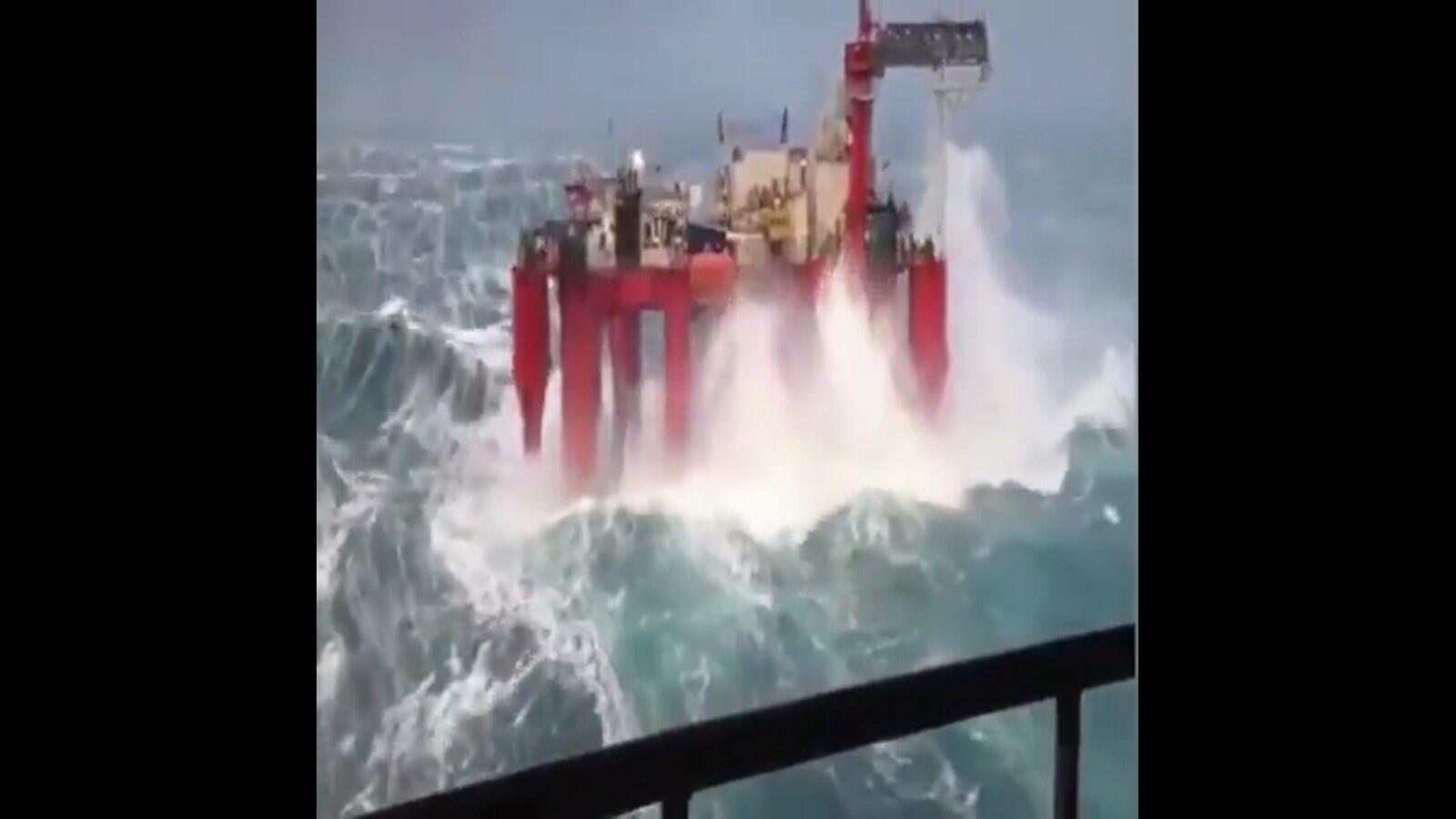 Amazing! How oil rigs handle massive waves