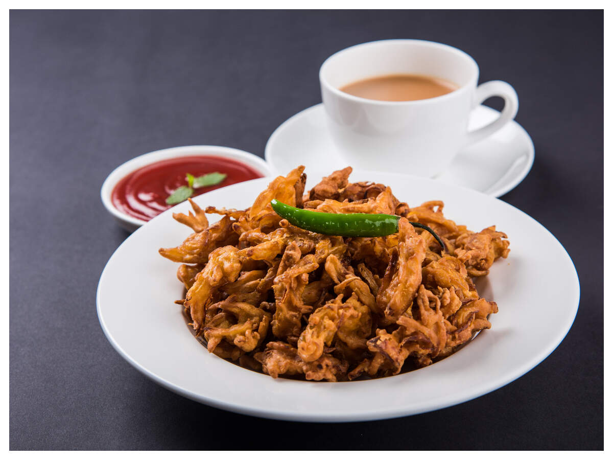 Monsoon Special: Enjoy barish With this quick Pakora-Chai platter