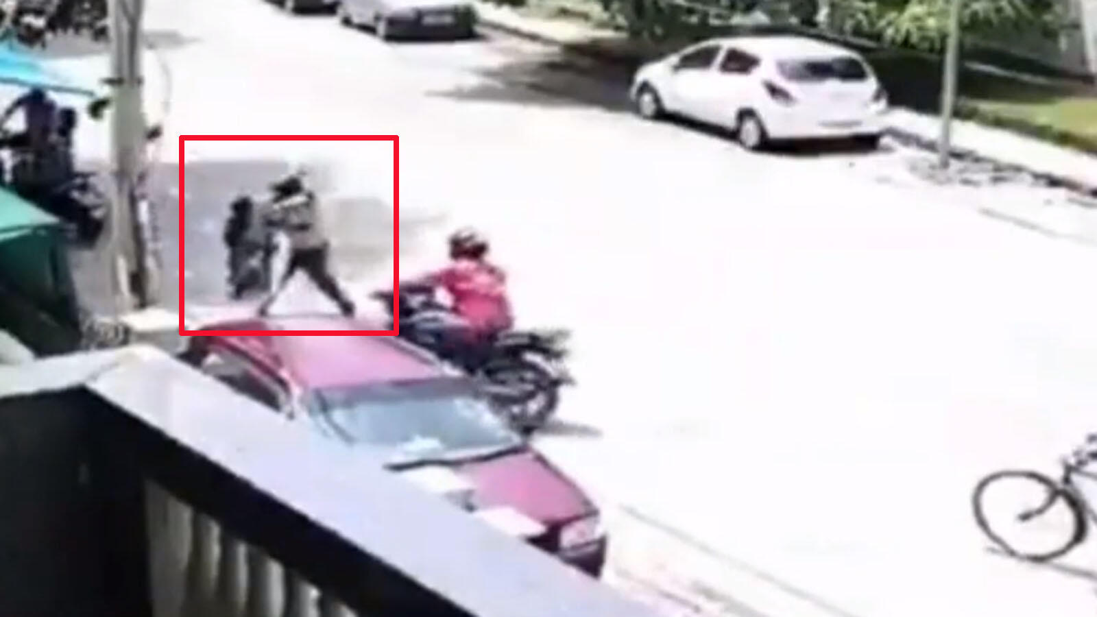On cam: Two bike-borne assailants snatch chain from woman in Delhi