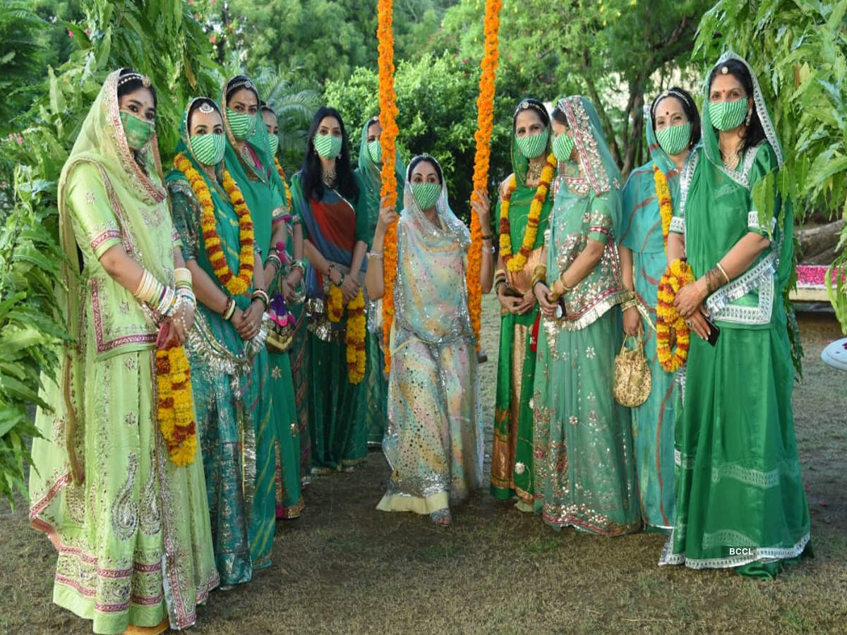 Diya Kumari performs traditional worship of Goddess Teej at City Palace ...
