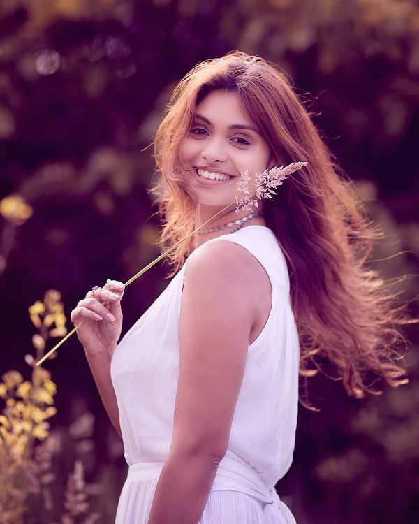 Aafreen Vaz speaks about how one should overcome false beauty concepts