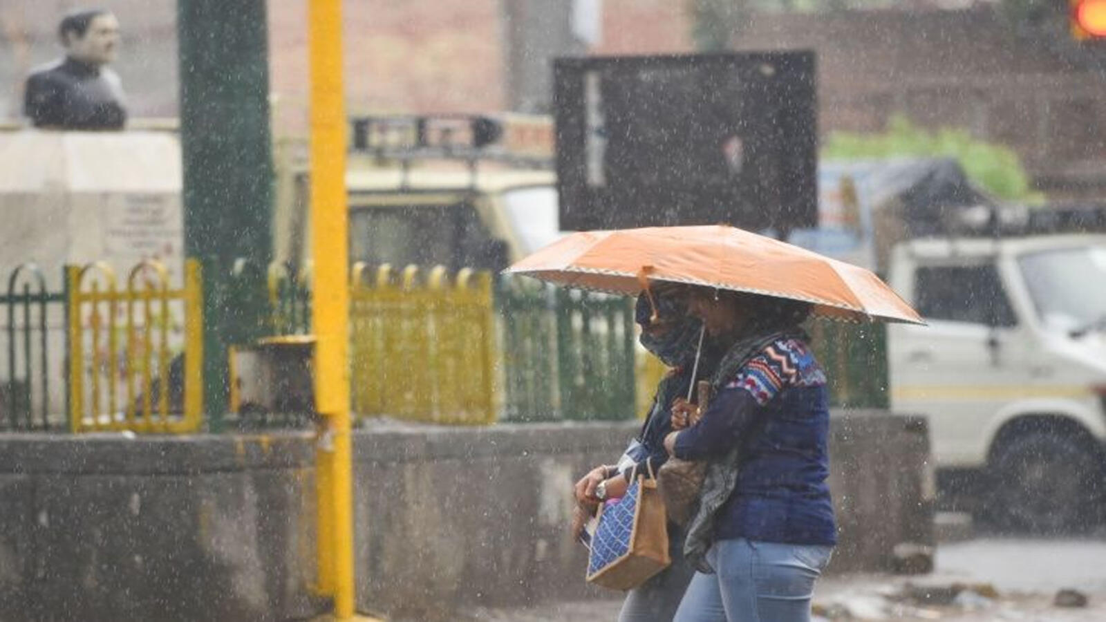 Heavy rains in Delhi NCR, many parts inundated