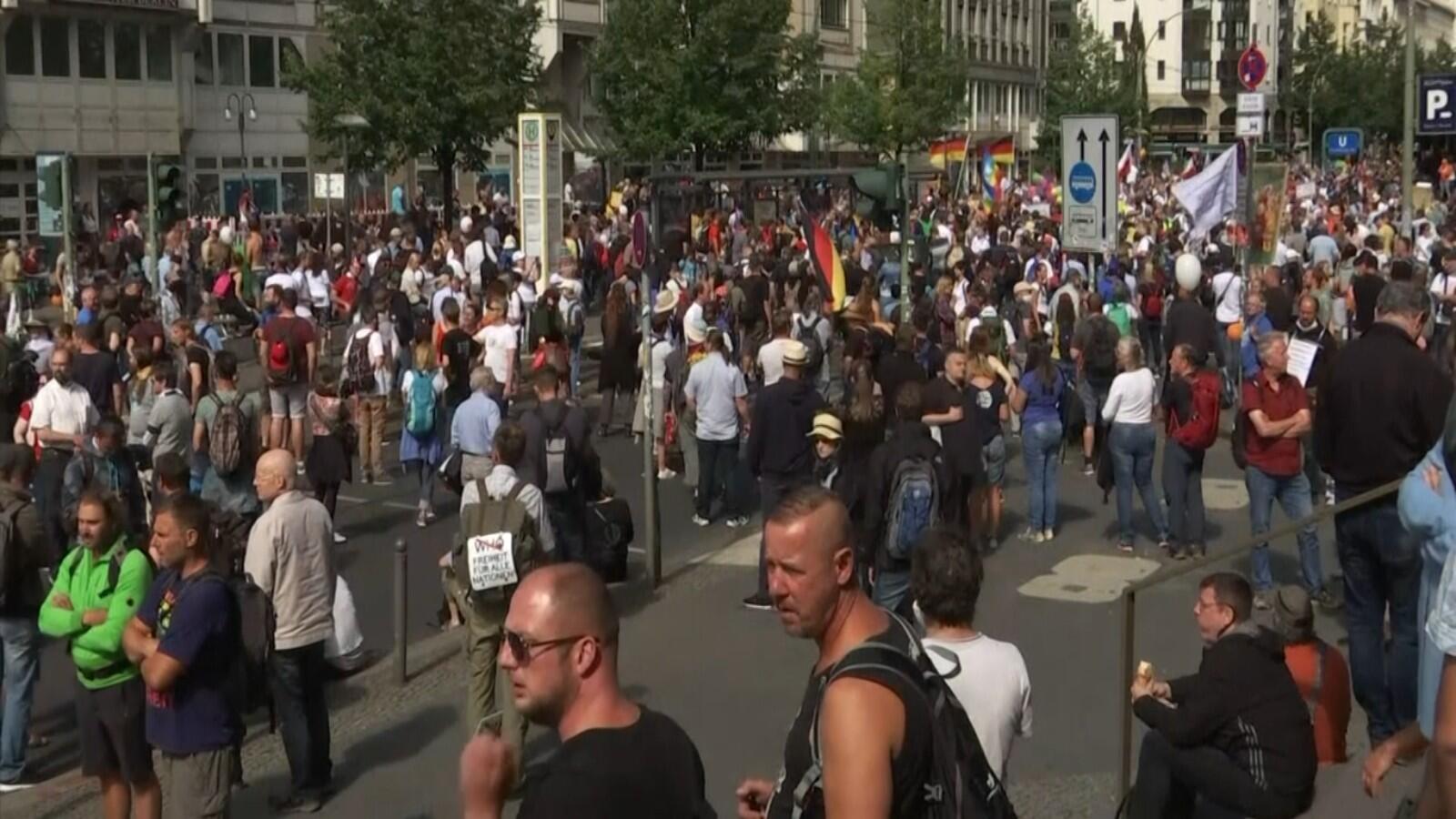 Thousands protest in Berlin against virus measures