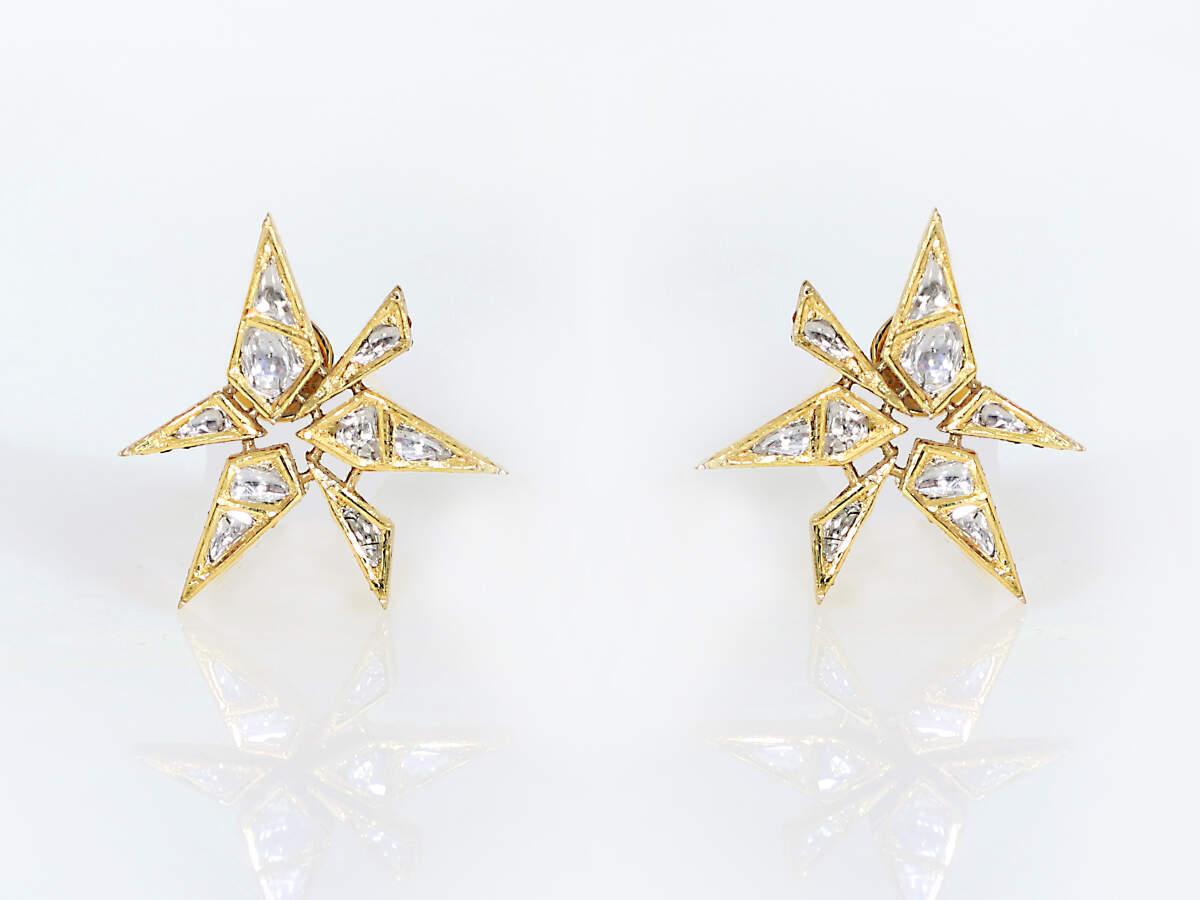 Micro-Polki: The new age twist to the timeless beauty of Polkis - Times ...