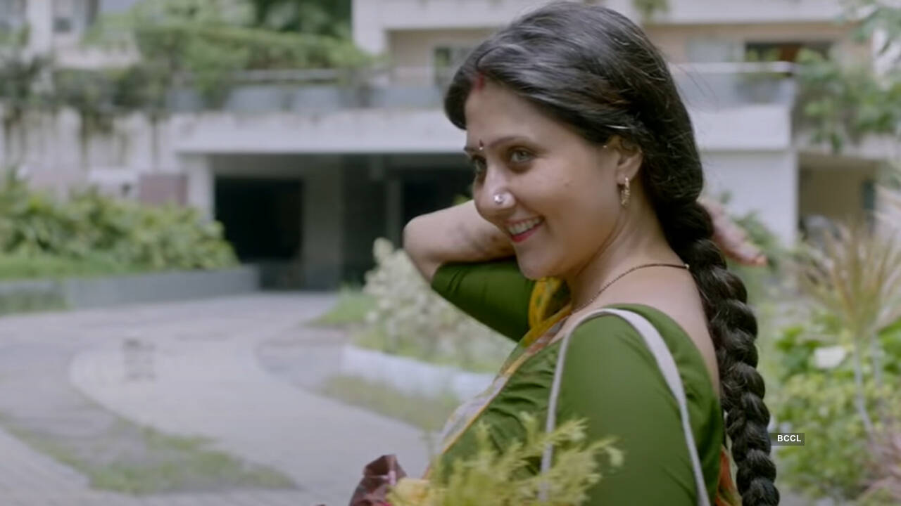 Guldasta Movie: Showtimes, Review, Songs, Trailer, Posters, News ...