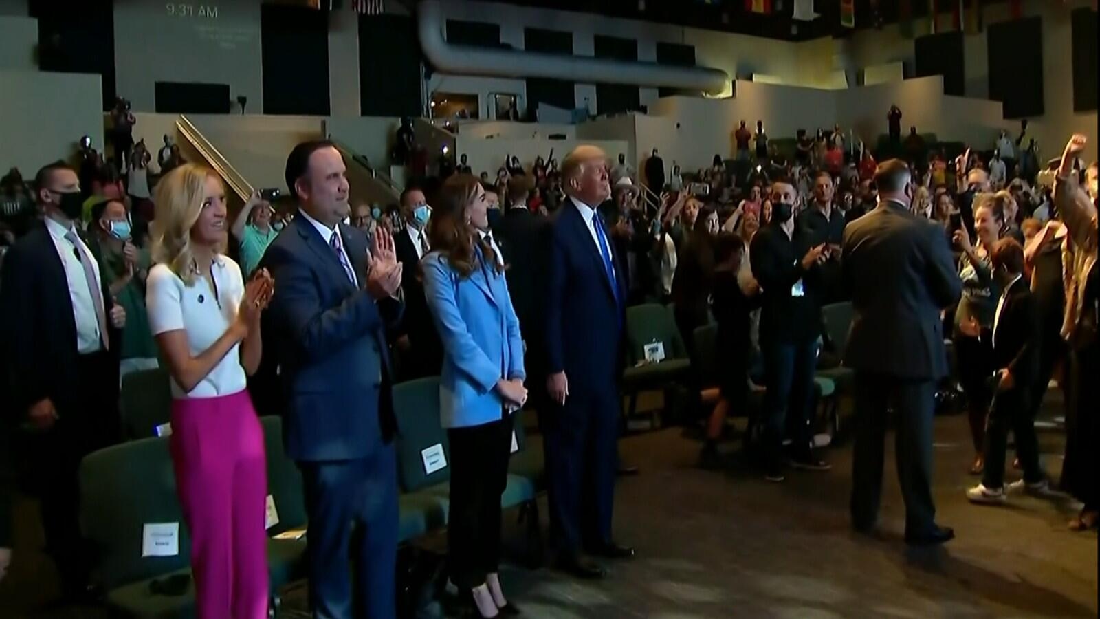 Trump attends church service in Las Vegas
