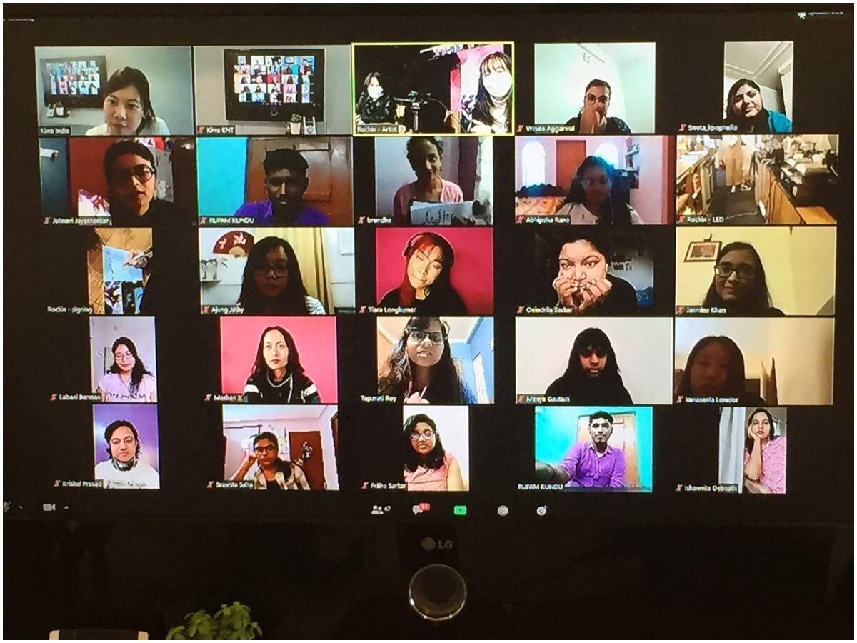 K-Pop and Manga enthusiasts get themselves tooned at Korean webtoon ...