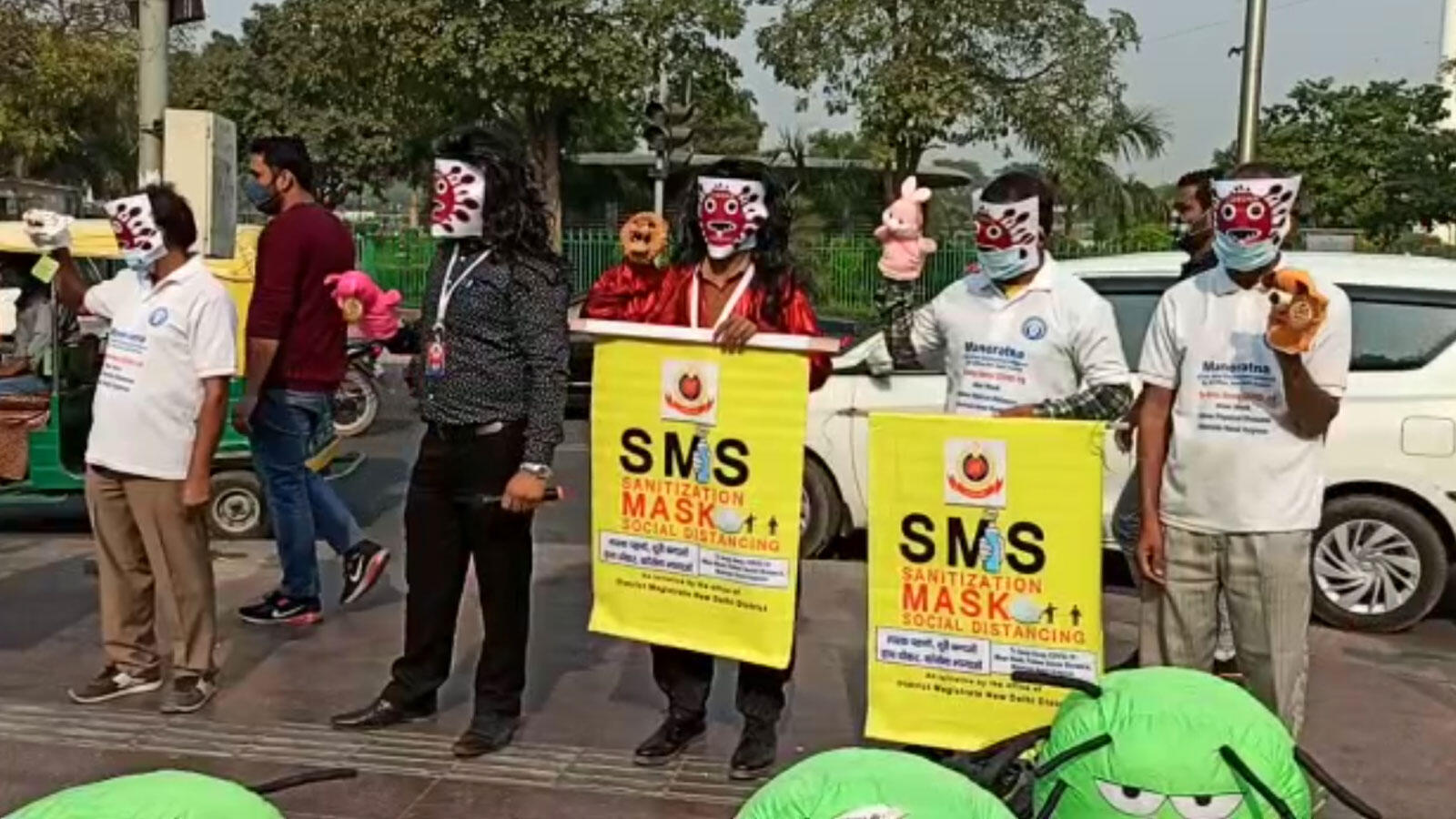 Delhi: Volunteers take part in 'SMS' awareness campaign as Covid cases rise