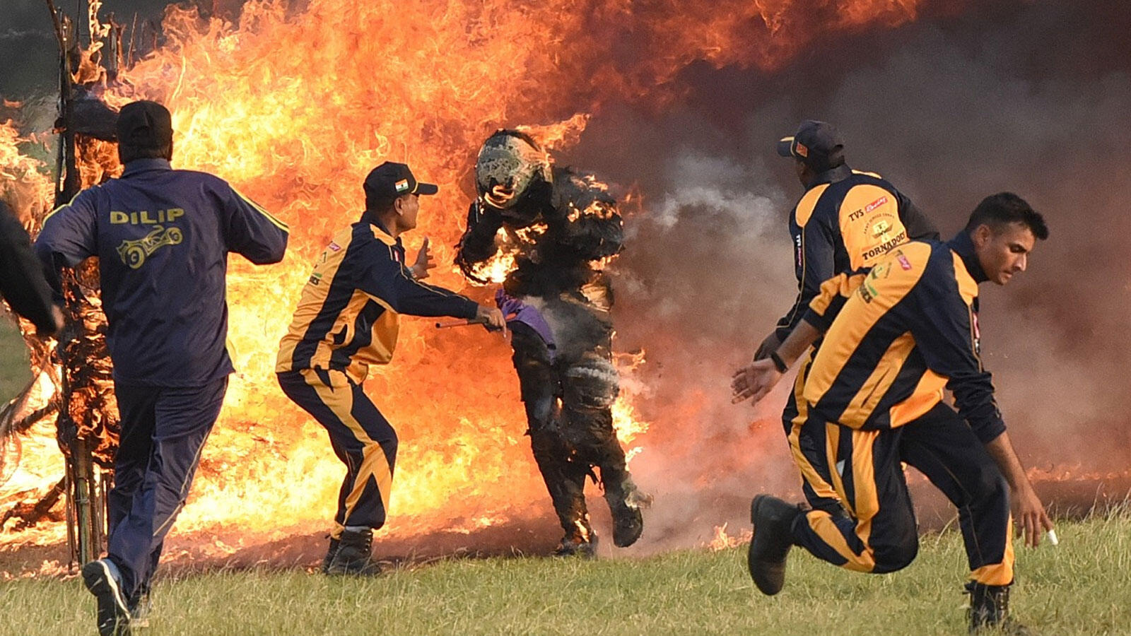 Bengaluru: Indian Army's fire stunt rider gets engulfed in flames while ...