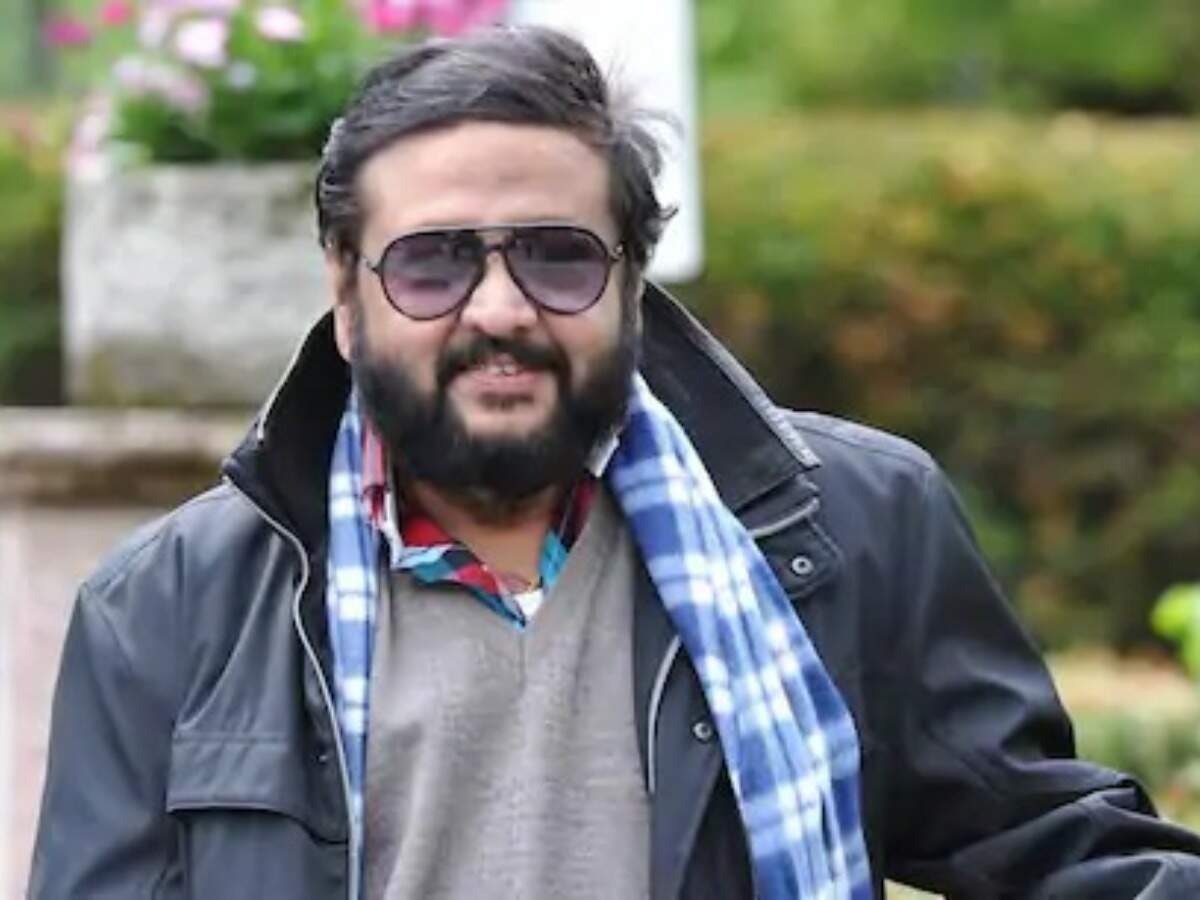 Veteran journalist and former BB Kannada 7 contestant Ravi Belegere ...