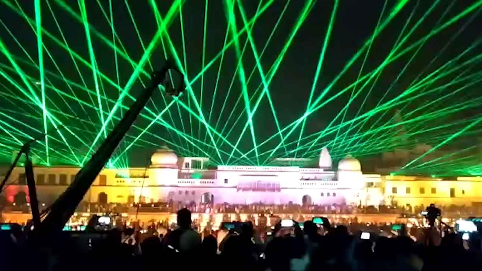 Diwali 2020: Breathtaking show of lights in Ayodhya