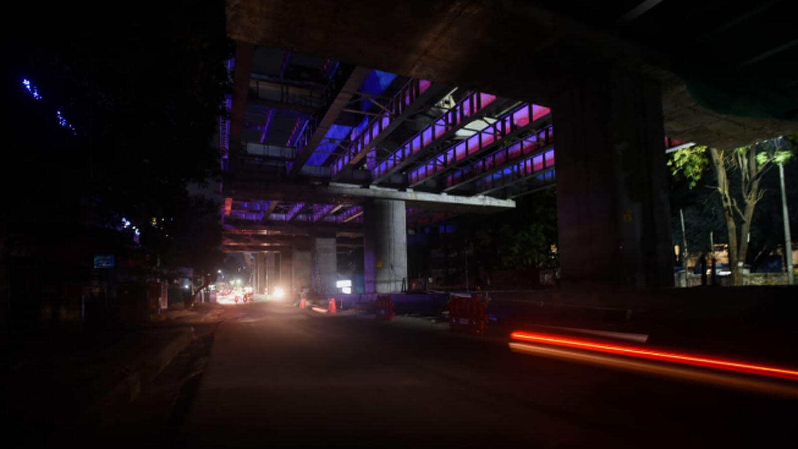 Pune Metro: Poorly lit roads near construction sites increase accident risk