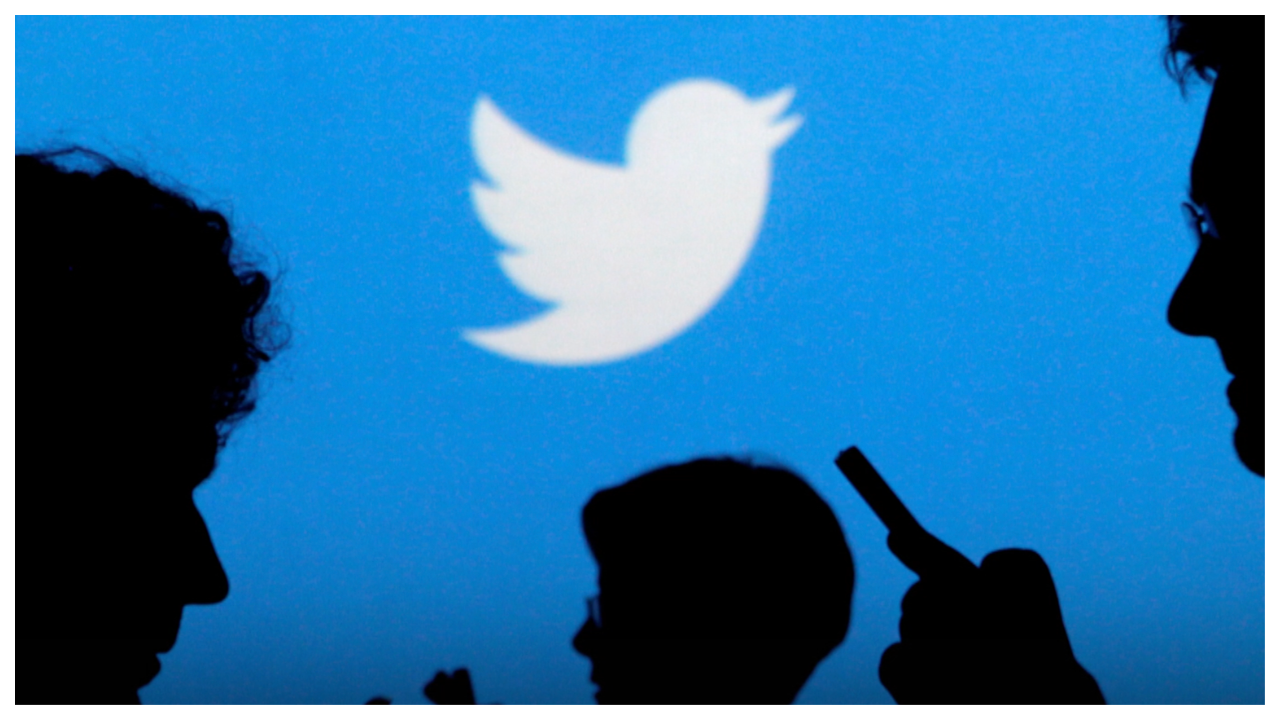 Twitter to show warning sign when users like a labelled tweet