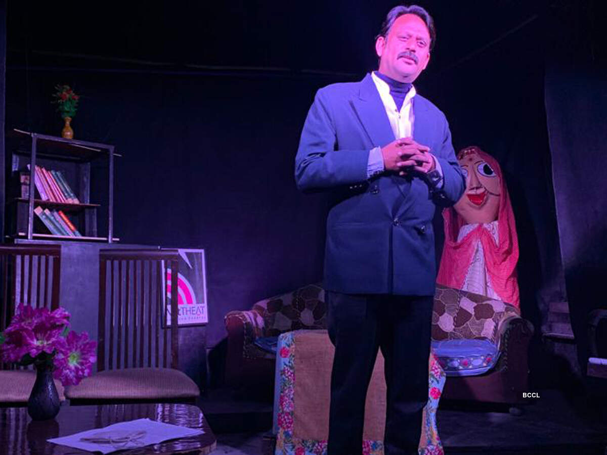 Play 'Romancing With Life' depicts the struggles of a professional ...