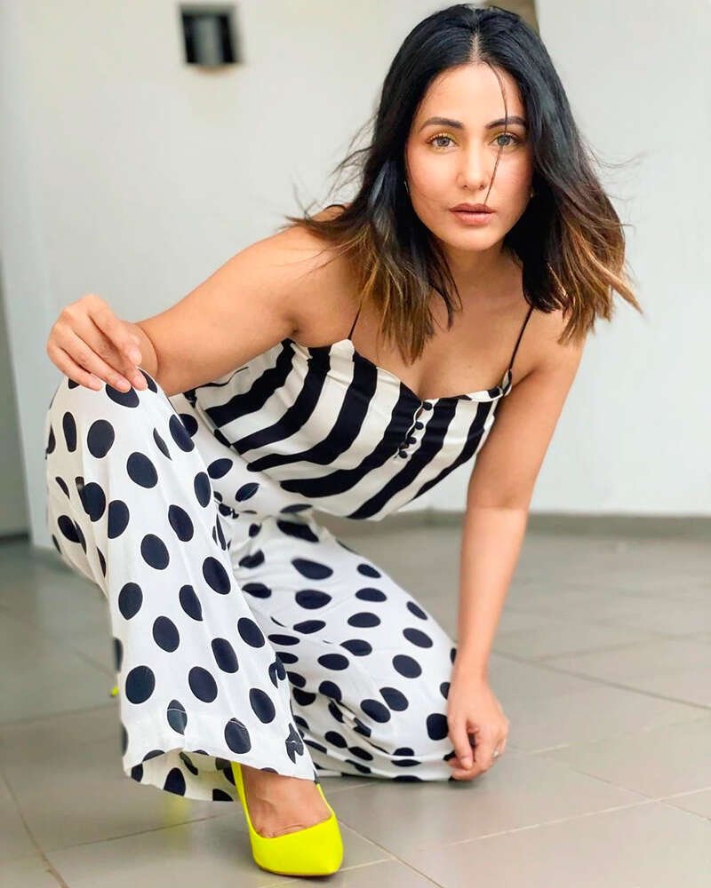 New stunning vacation pictures of Hina Khan are all about travel goals!- The Etimes Photogallery ...