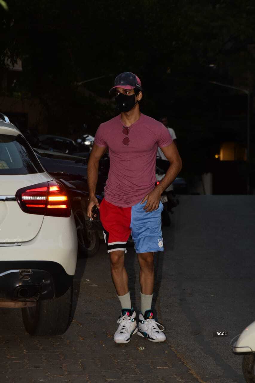 Ishaan Khatter’s infectious smile will surely make your day as he makes ...