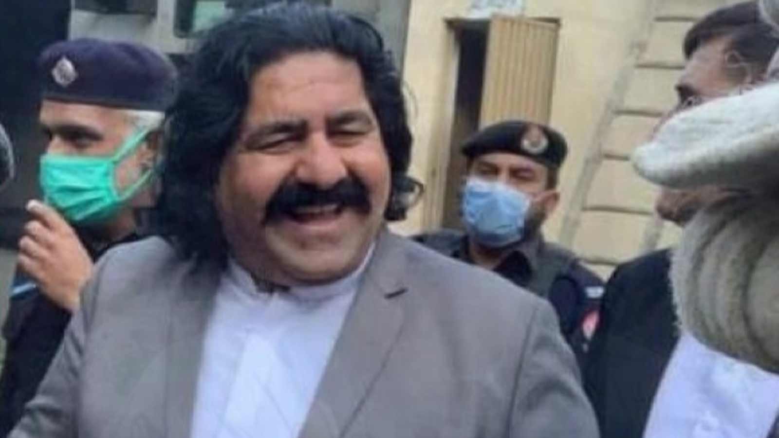 Activist condemns arrest of Pashtun leader Ali Wazir