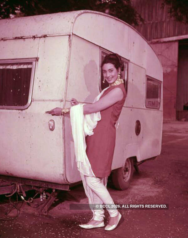 #GoldenFrames: Pictorial Biography of Nutan, Bollywood’s Queen of ...