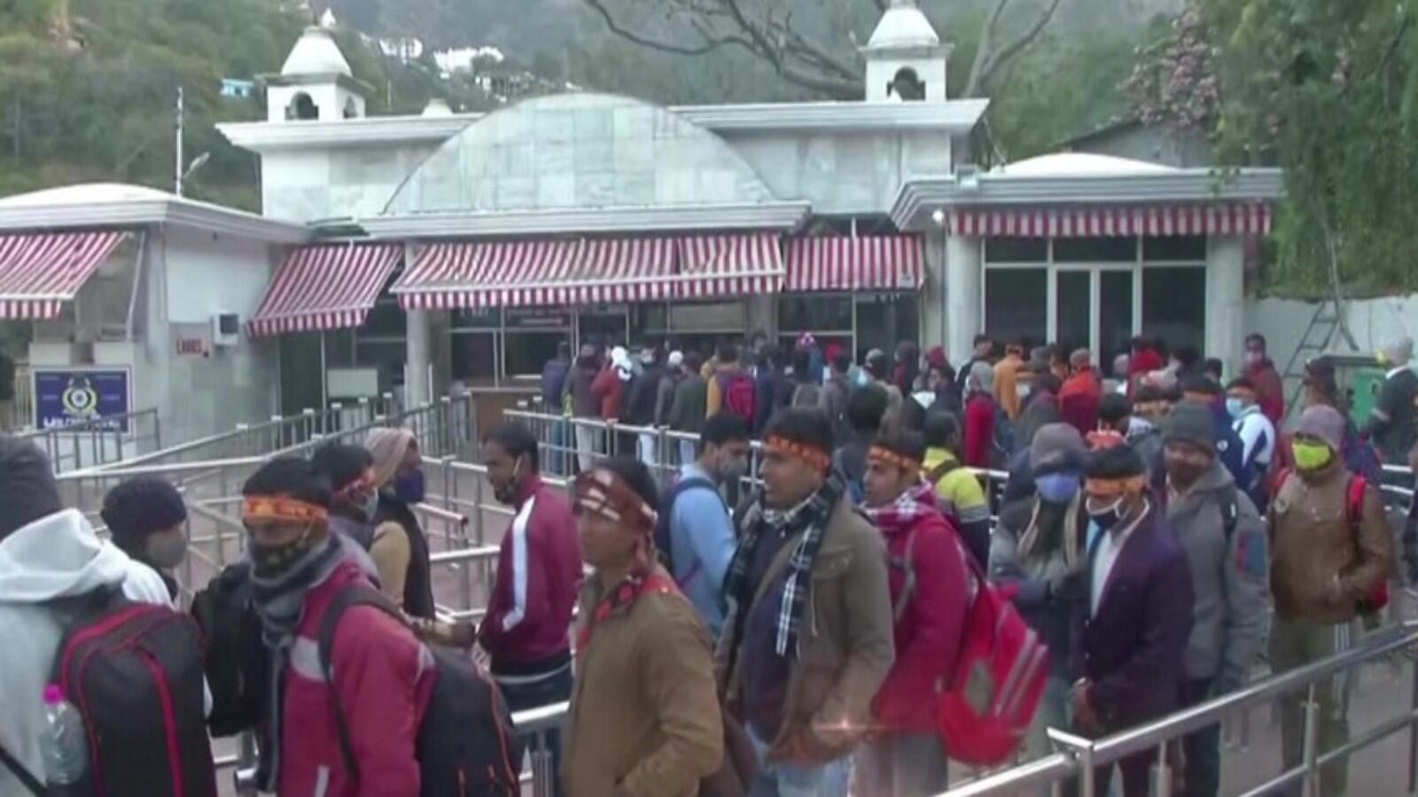 Vaishno Devi witnesses massive rush on day 1 of 2021