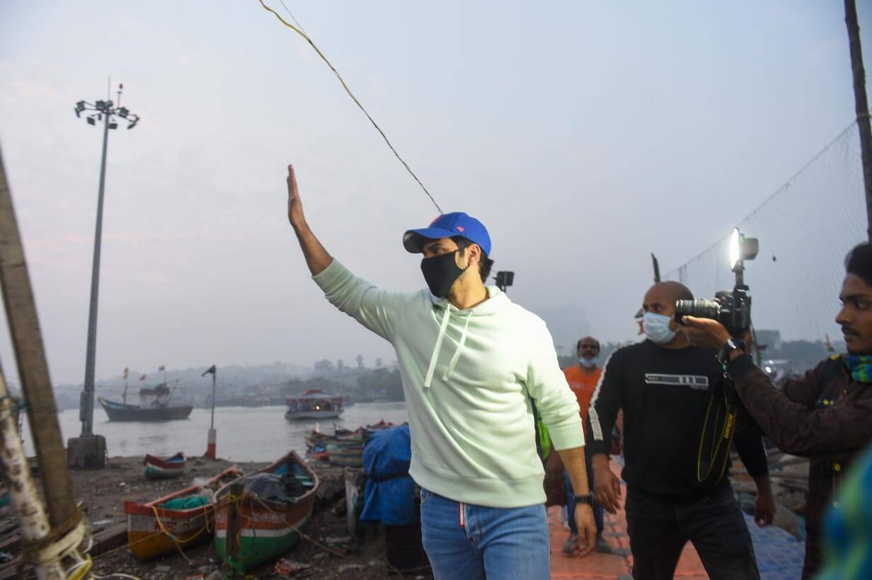Varun Dhawan & Disha Patani, who were shooting for a brand endorsement ...