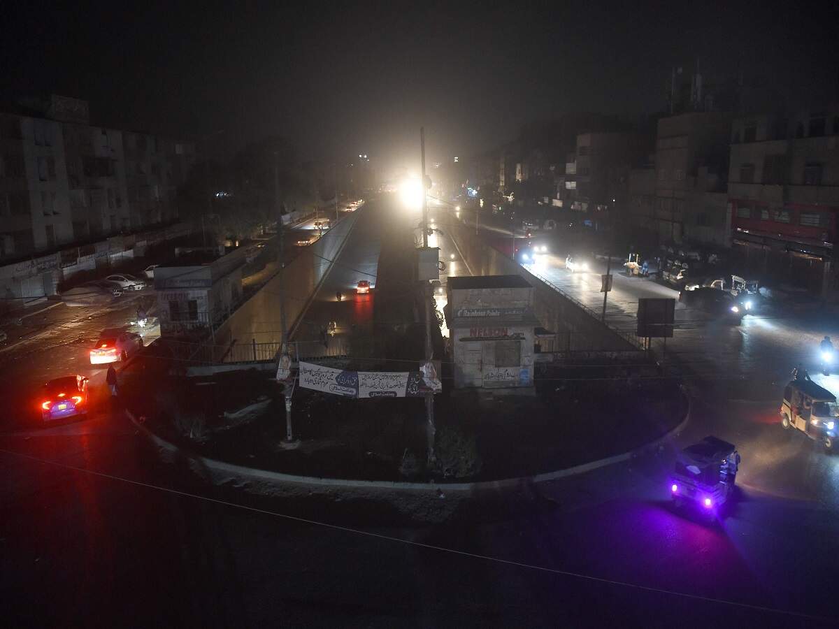 Power supply back in Pakistan after national power grid breakdown ...