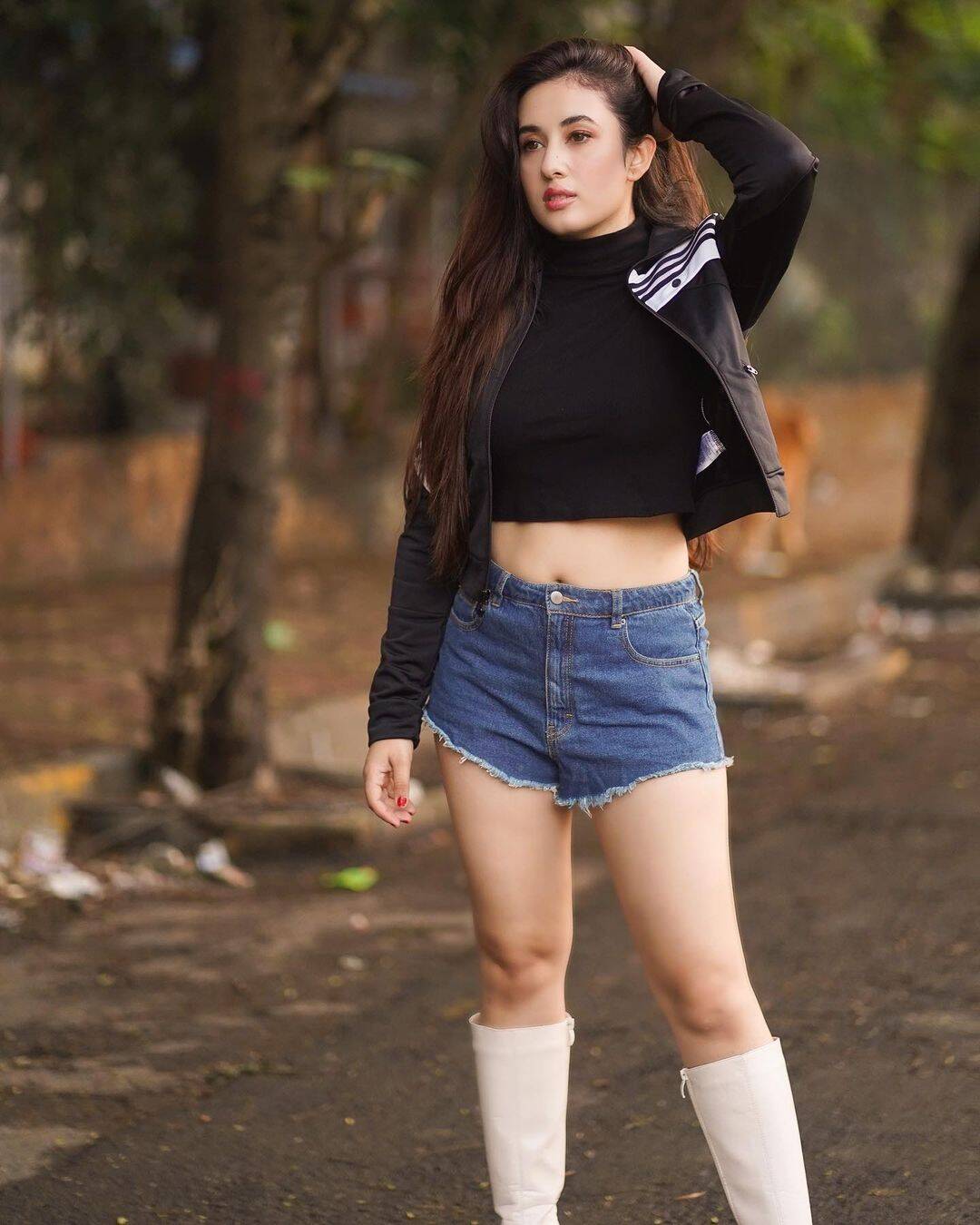 Glamorous pictures of Nepali beauty Aditi Budhathoki are too good to ...