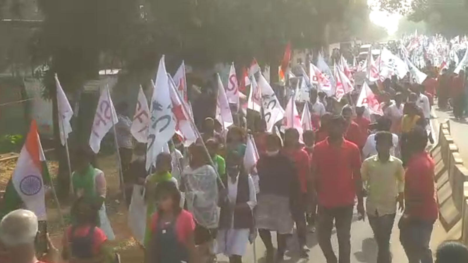 Visakhapatnam: Members of SFI, DYFI and VCC take out march in support ...