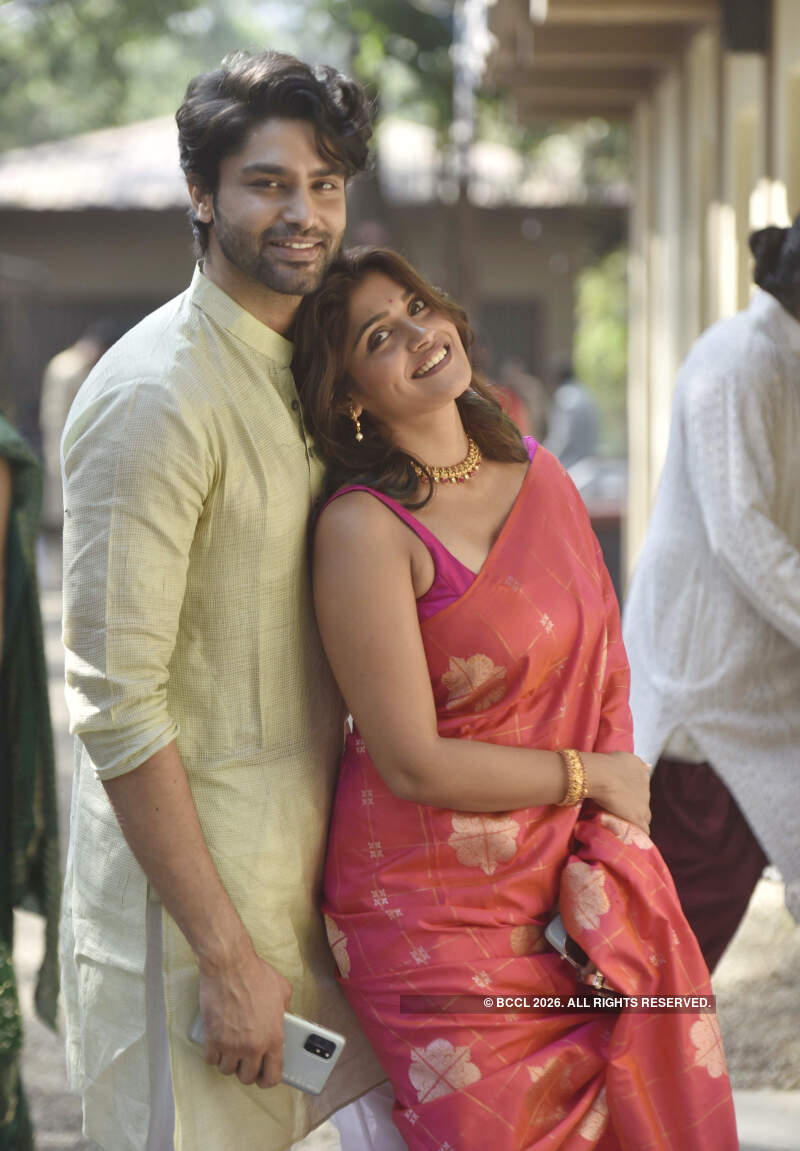 It was a star-studded wedding for Siddharth Chandekar and Mitali ...