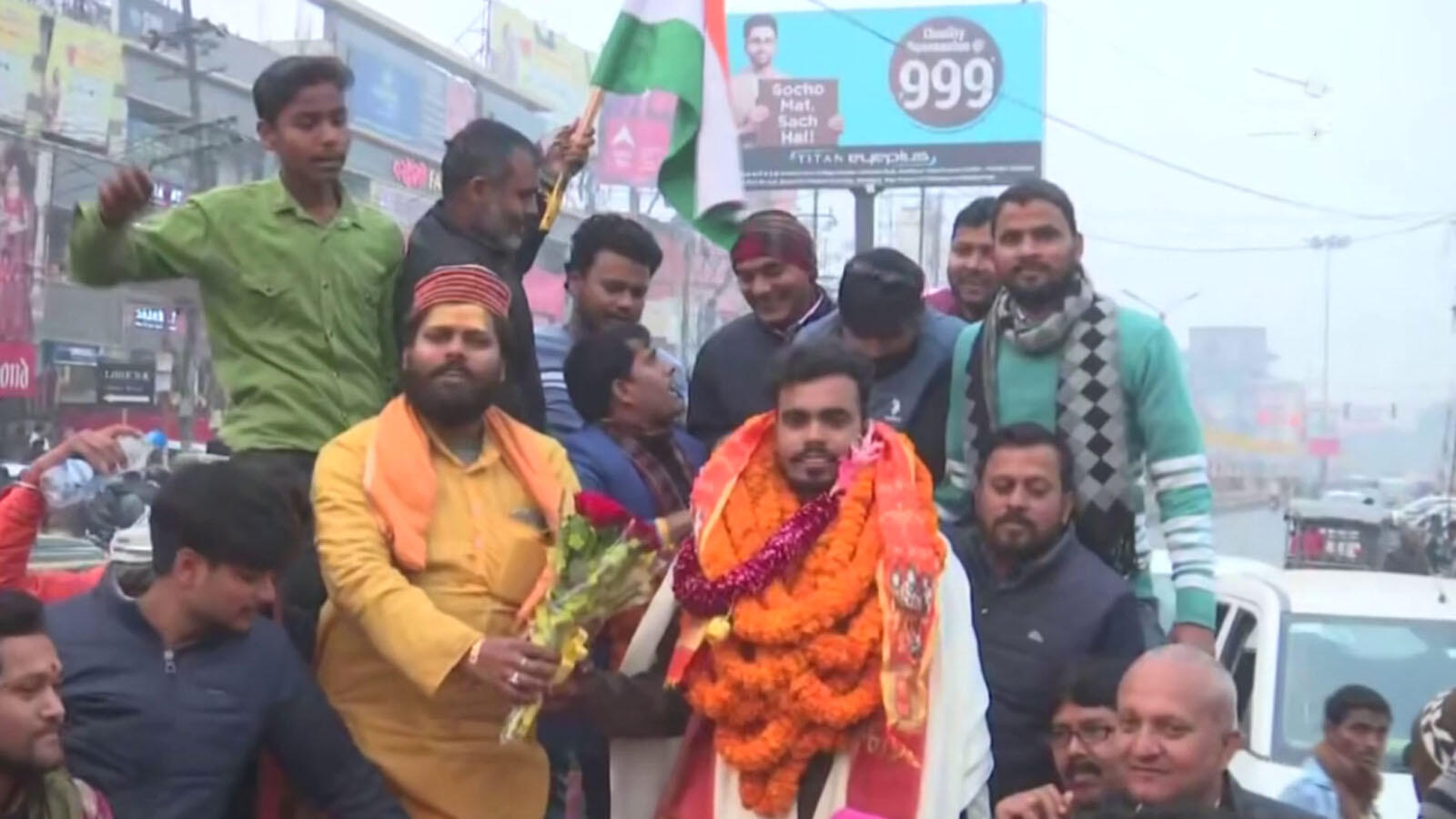 Gorakhpur boy unfurls national flag at Africa’s highest mountain