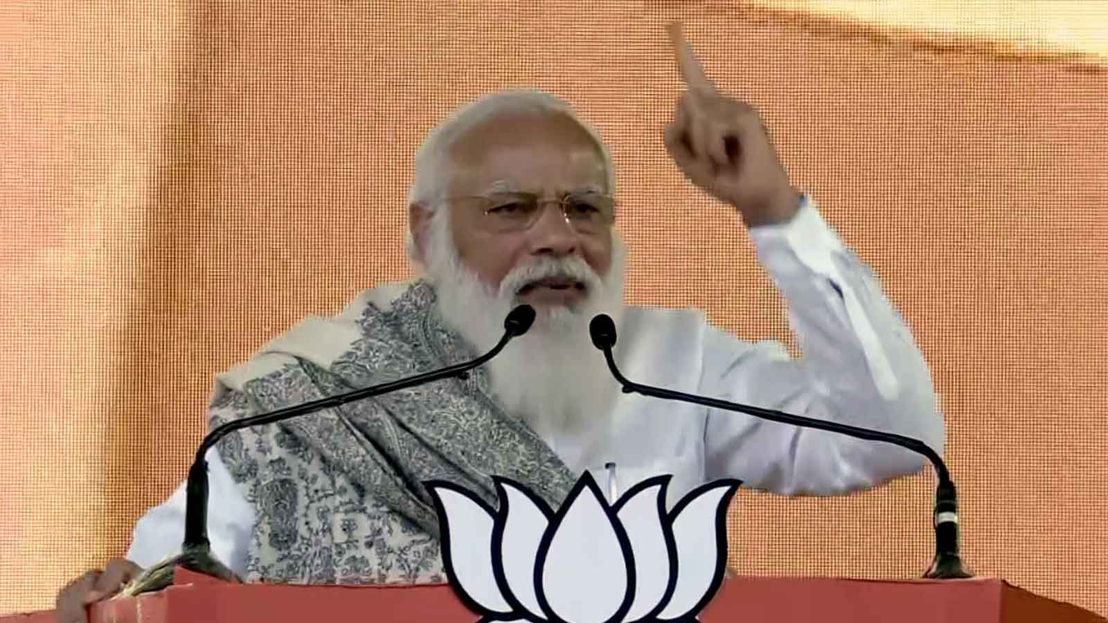 PM Modi inaugurates Oil, Gas and Road infrastructure projects in West ...