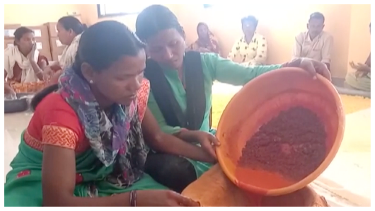 Women of Chhattisgarh SHG making herbal gulal ahead of Holi
