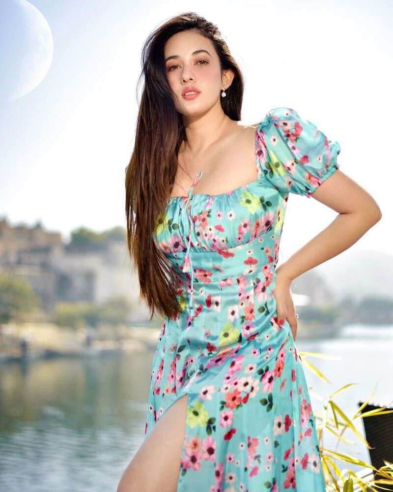 Glamorous pictures of Nepali beauty Aditi Budhathoki are too good to ...
