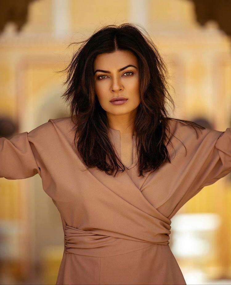 Sushmita Sen shares the glimpse of her intense look from the sets of Aarya Season 2