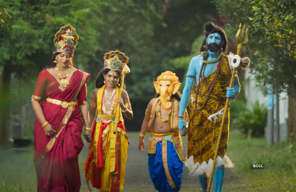 Innu Muthal Review: A 'godly' movie with a twist